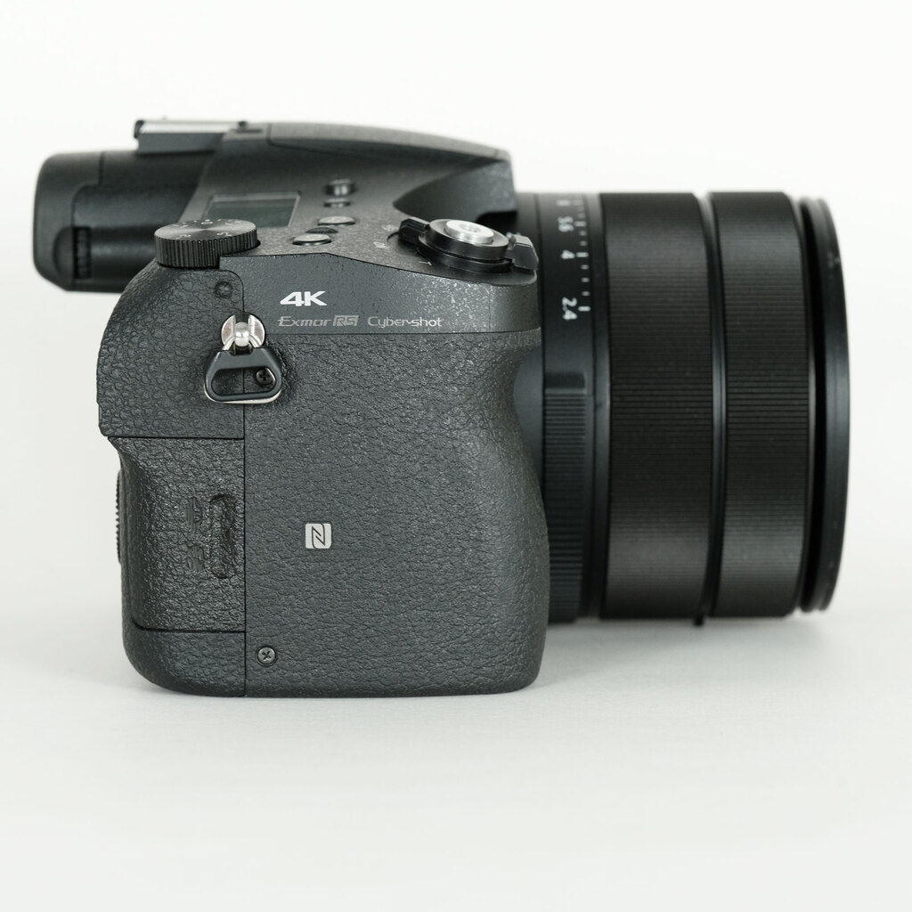 SONY Cyber-shot DSC-RX10M4の出品 | ONE SCENE（ワンシーン）