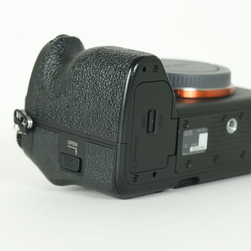 SONY α7 IV（ILCE-7M4）の出品 | ONE SCENE（ワンシーン）