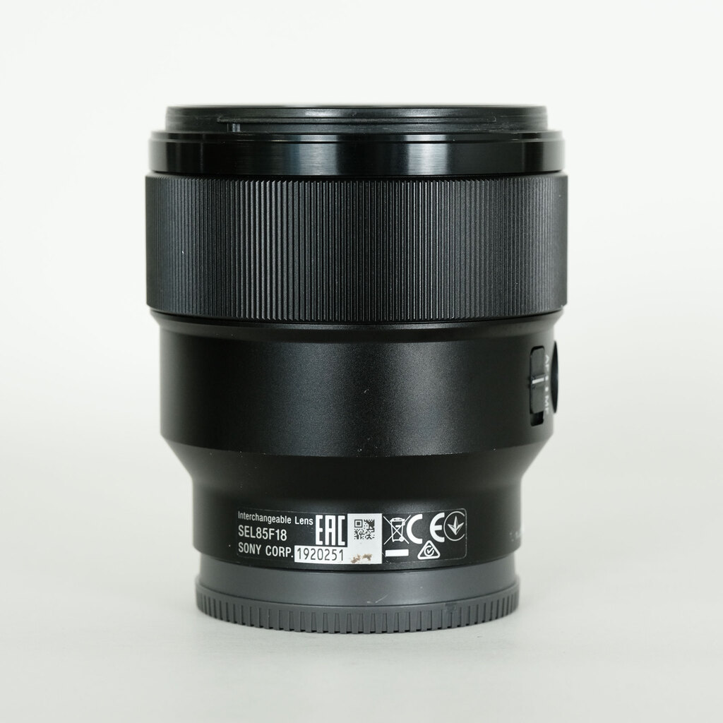 SONY FE 85mm F1.8 SEL85F18の出品 | ONE SCENE（ワンシーン）