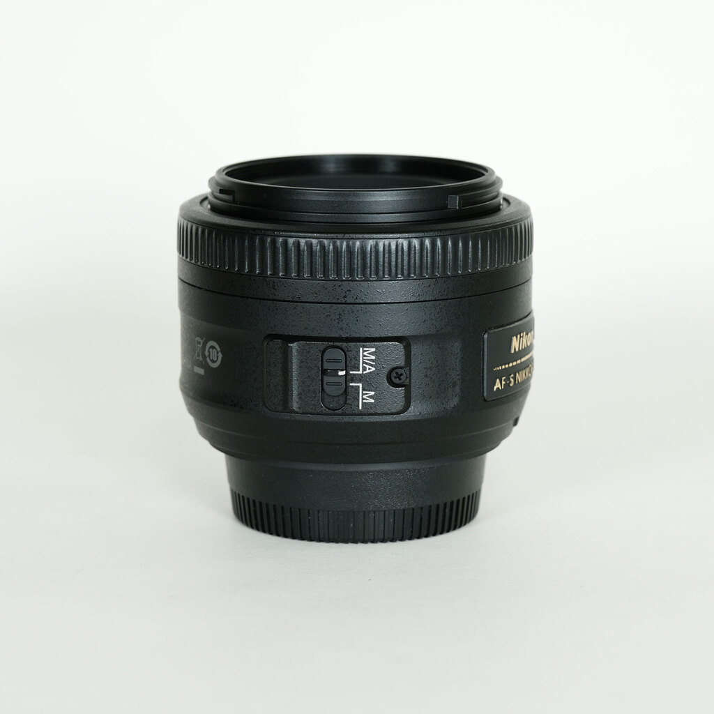 Nikon AF-S DX NIKKOR 35mm f/1.8Gの出品 | ONE SCENE（ワンシーン）